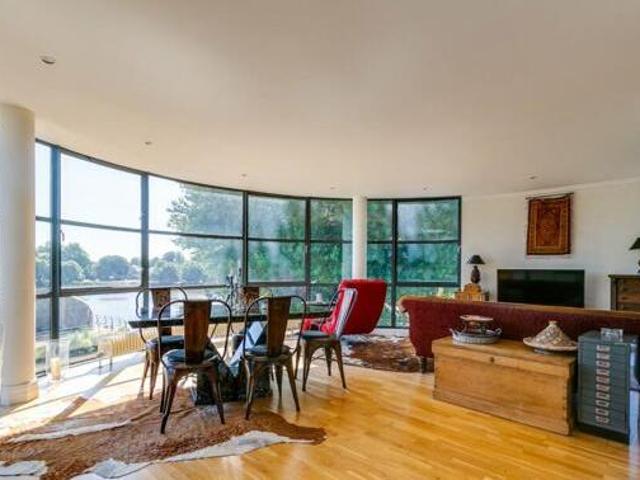 2 Bedroom Flat For Rent In Brentford