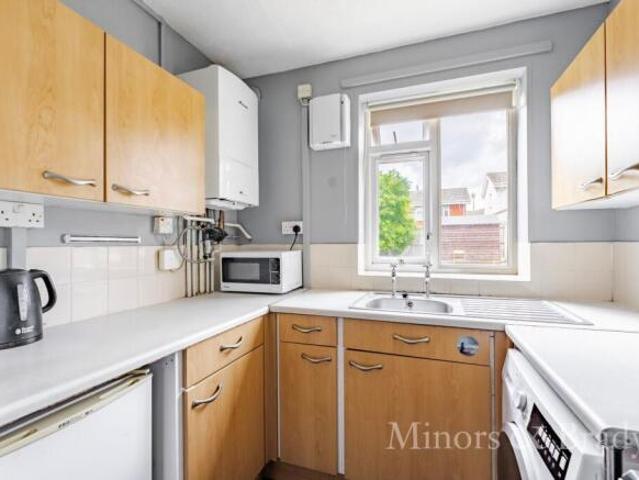 2 bedroom flat for rent in Brereton Close, Norwich, NR5