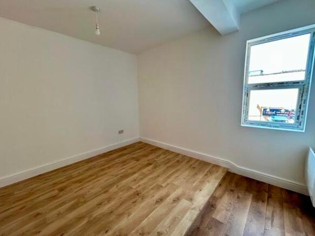 2 bedroom flat for rent in Brereton Road, Bedford, MK40
