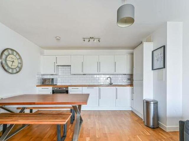 2 Bedroom Flat For Rent In Brixton Hill, London