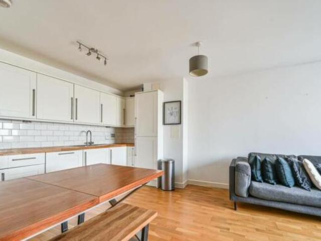 2 Bedroom Flat For Rent In Brixton Hill, London