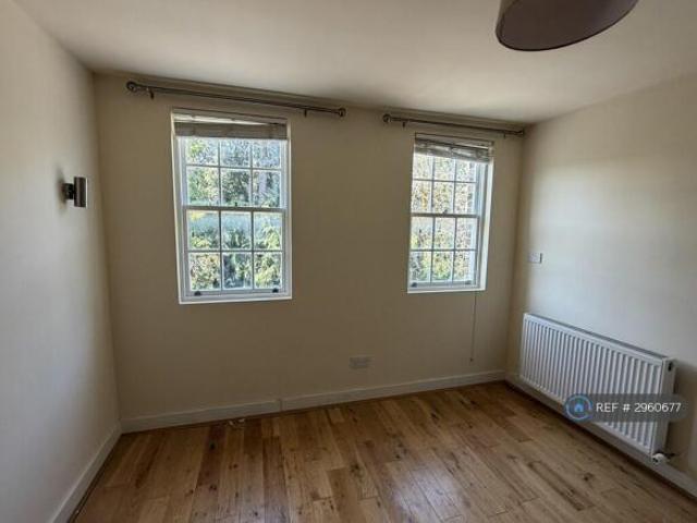 2 bedroom flat for rent in Brixton Road, London, SW9
