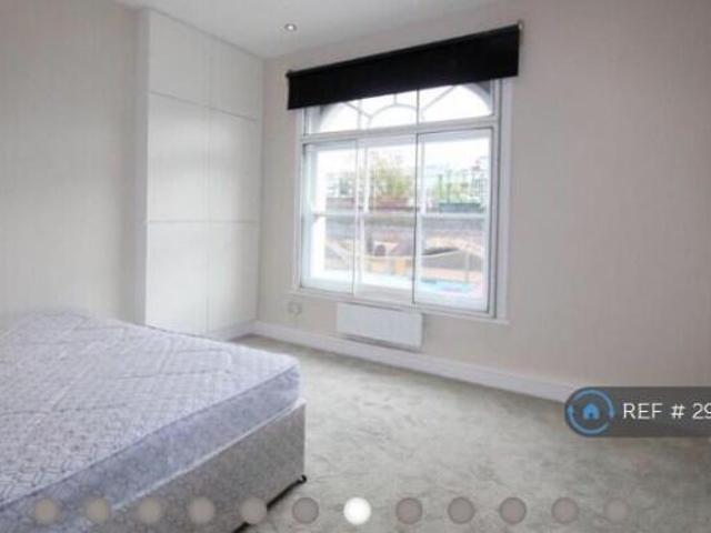 2 bedroom flat for rent in Brixton Station Road, Brixton, SW9