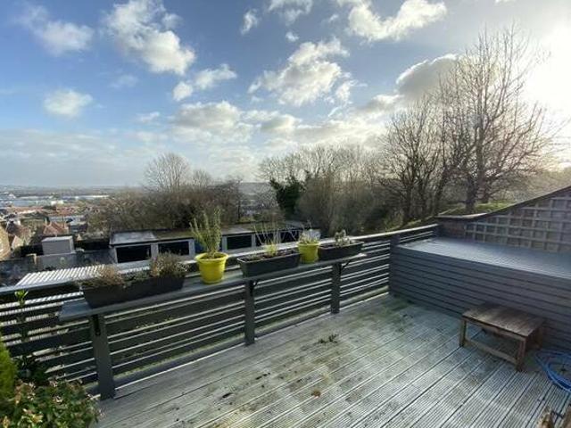 2 bedroom flat for rent in Briary Road Portishead BS20
