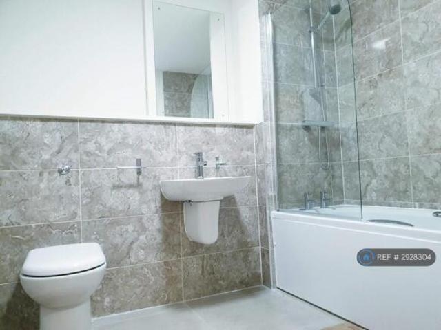 2 bedroom flat for rent in Bridgewater Point, Salford, M5