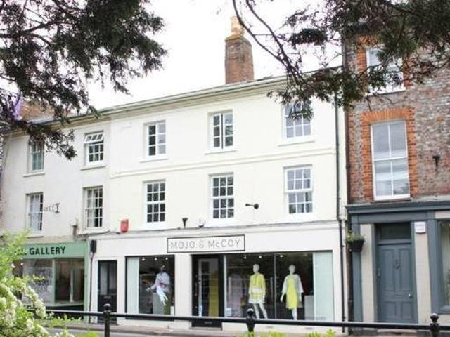 2 bedroom flat for rent in Bridge Street Hungerford Berkshire RG17 0EH RG17