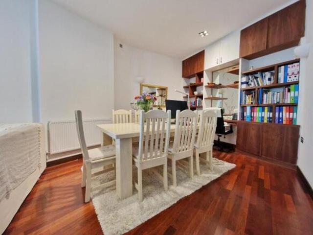 2 bedroom flat for rent in Bridges Court Road, London, SW11