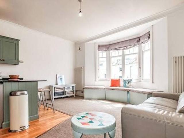 2 bedroom flat for rent in Brighton Road BN11