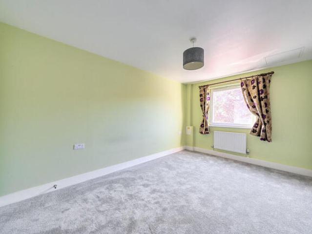 2 bedroom flat for rent in Brighton Road, Purley, CR8
