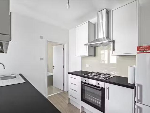 2 bedroom flat for rent in Brigstock Road, Thornton Heath, CR7