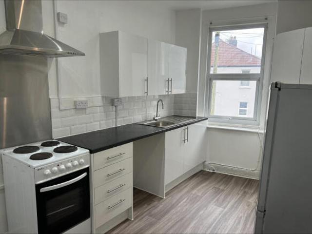 2 bedroom flat for rent in Sandhurst Road, Brislington, Bristol, BS4