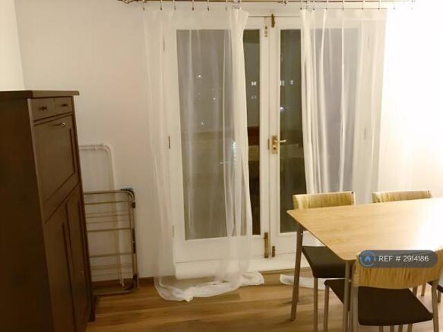 2 bedroom flat for rent in Bruford Court, London, SE8