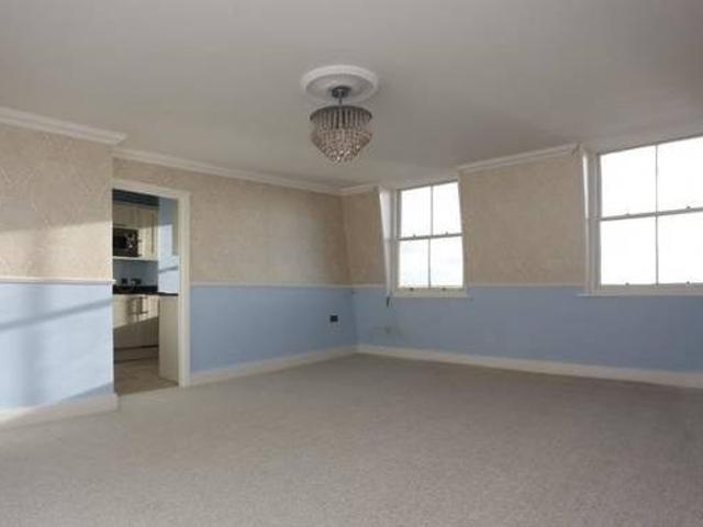 2 bedroom flat for rent in Brunswick Terrace Hove BN3