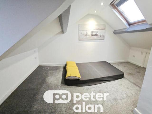 2 bedroom flat for rent in Brynymor Road, SA1