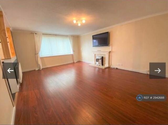 2 bedroom flat for rent in Buchanan Drive, Newton Mearns, G77