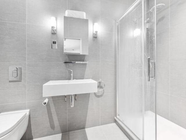 2 bedroom flat for rent in Buckingham Palace Road, St James's Park, London, SW1W
