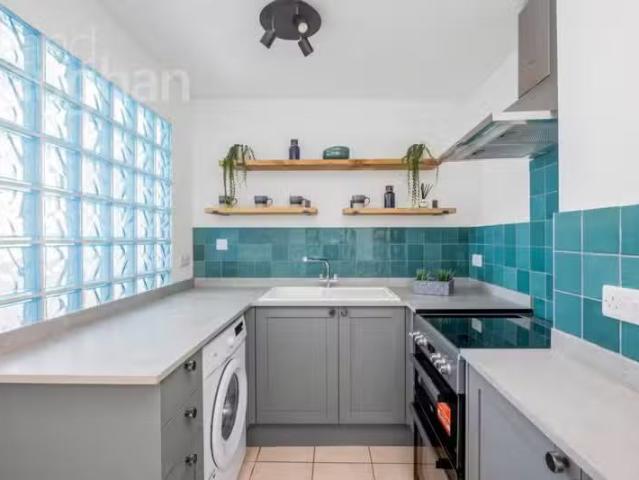 2 bedroom flat for rent in Buckingham Road, Brighton, East Sus.