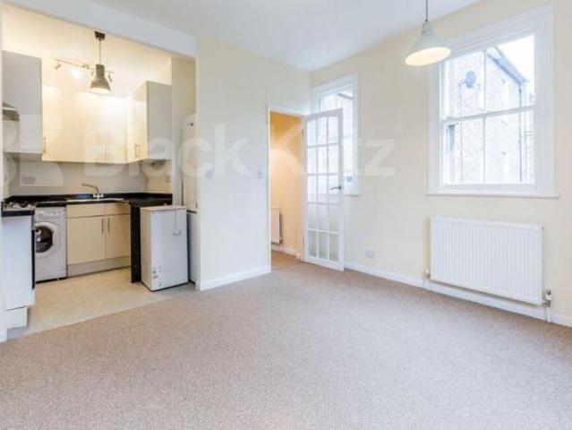 2 bedroom flat for rent in Buckingham Road, De Beauvoir Town N1