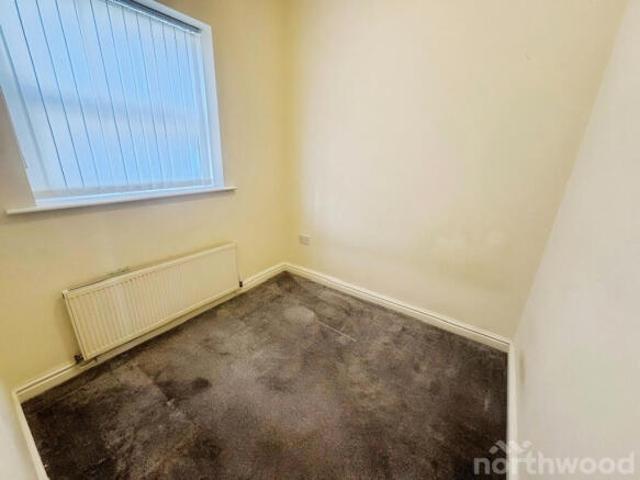 2 bedroom flat for rent in Buckingham Road, Tuebrook, Liverpool, L13