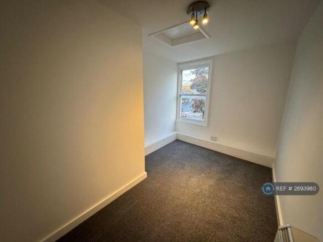 2 bedroom flat for rent in Burgate, Canterbury, CT1