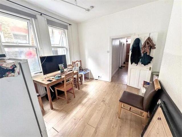 2 bedroom flat for rent in Burges Road, East Ham, E6
