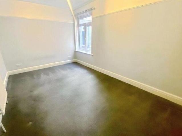 2 bedroom flat for rent in Burlington Mansions, SO15