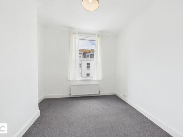 2 bedroom flat for rent in Burlington Place, Eastbourne, BN21