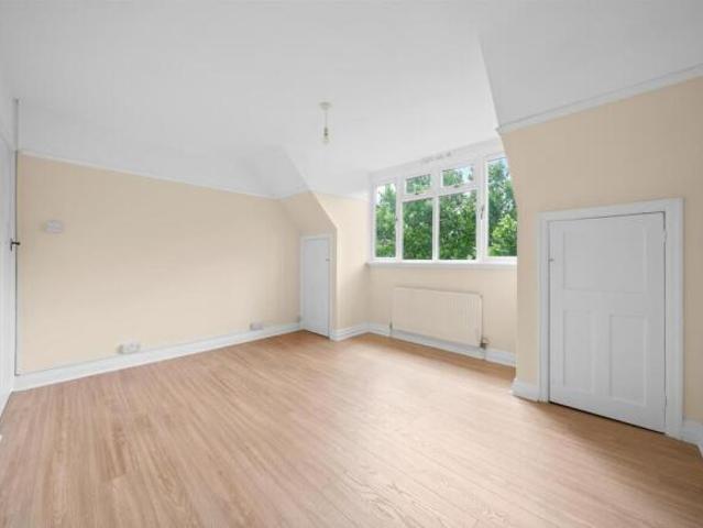 2 bedroom flat for rent in Burnt Ash Lane, Bromley, BR1