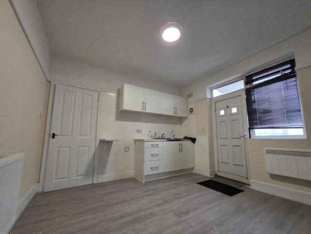 2 bedroom flat for rent in Bushbury Lane, Wolverhampton, WV10