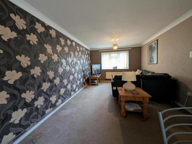 2 bedroom flat for rent in Bussey Road, NORWICH, NR6