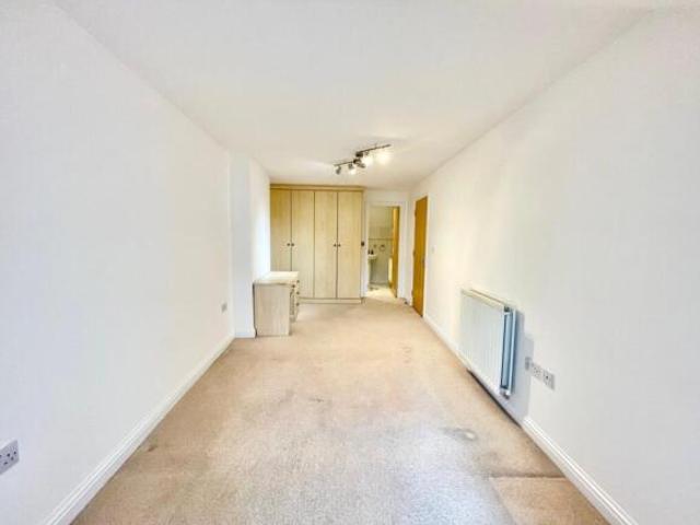 2 bedroom flat for rent in Buttery Mews, Southgate, N14