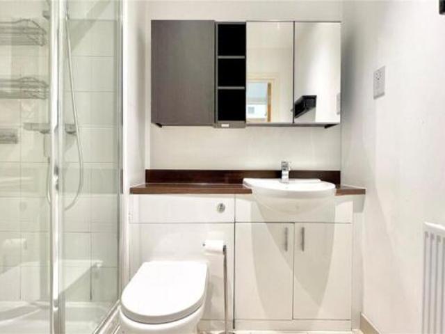 2 bedroom flat for rent in Butterfly Court, Colindale, NW9