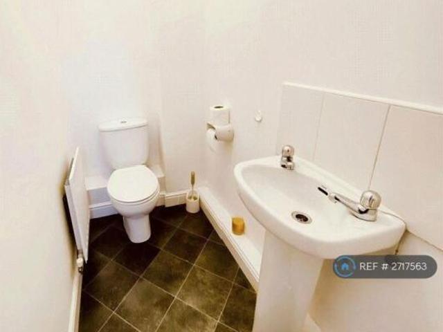 2 bedroom flat for rent in Butts Green, Westbrook, Warrington, WA5