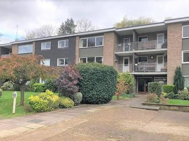 2 bedroom flat for rent in By The Wood Watford Hertfordshire WD19