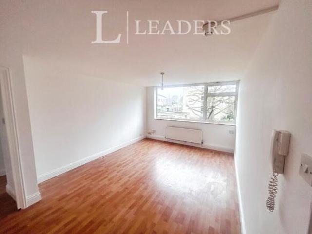 2 bedroom flat for rent in Cambanks, Cambridge, CB4