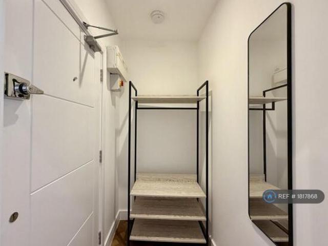 2 bedroom flat for rent in Camberwell Church Street, London, SE5