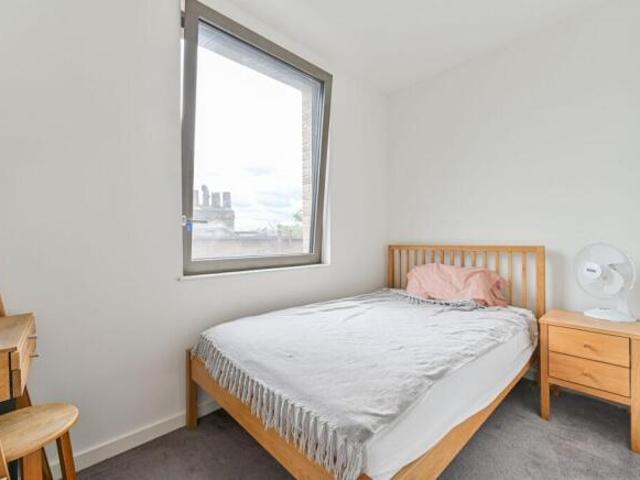 2 bedroom flat for rent in Camberwell Passage, Camberwell Green, London, SE5