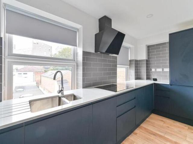 2 bedroom flat for rent in Camberwell Road, Camberwell, London, SE5