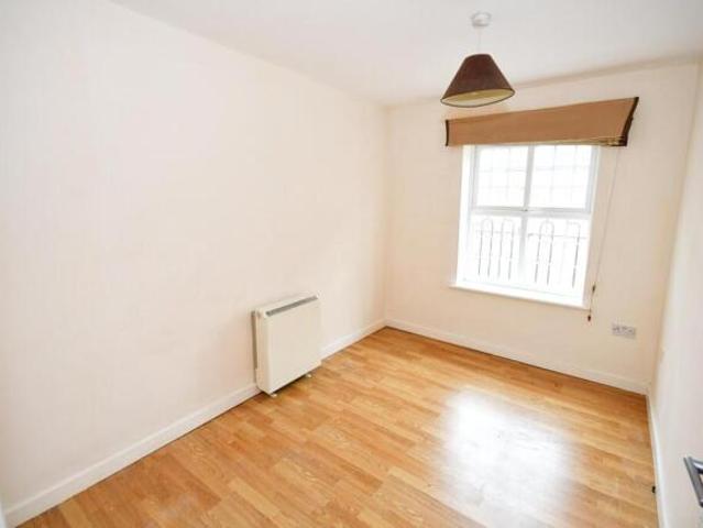 2 bedroom flat for rent in Cambrai Close, Lincoln, LN1