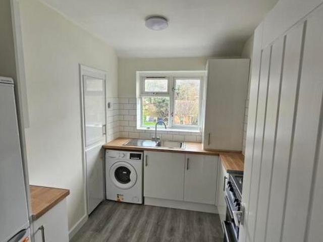 2 bedroom flat for rent in Cambria Avenue, Rochester, Kent, ME1 3HZ, ME1