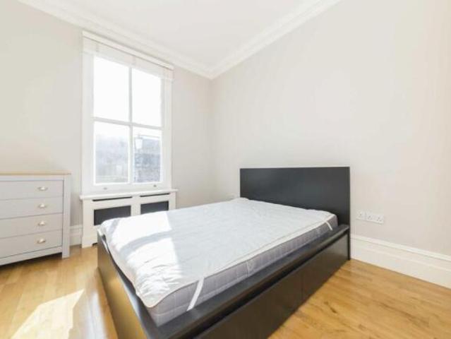 2 bedroom flat for rent in Cambridge Gardens, North Kensington, W10