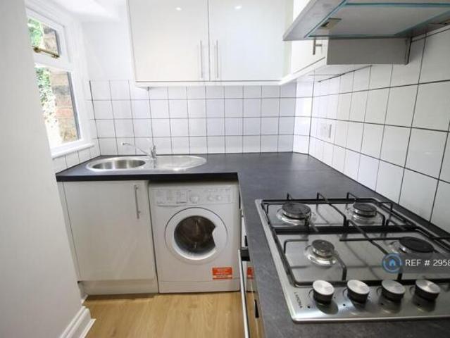 2 bedroom flat for rent in Camden Road, London, NW1