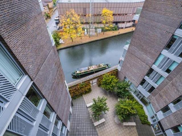 2 bedroom flat for rent in Camley Street London N1C