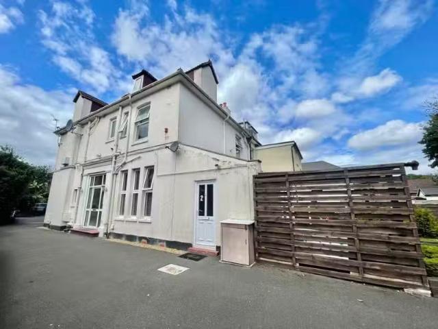 2 bedroom flat for rent in Campbell Road, BH1
