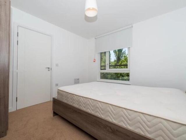 2 bedroom flat for rent in Campion House, Blondin Way, Southwark, London, SE16