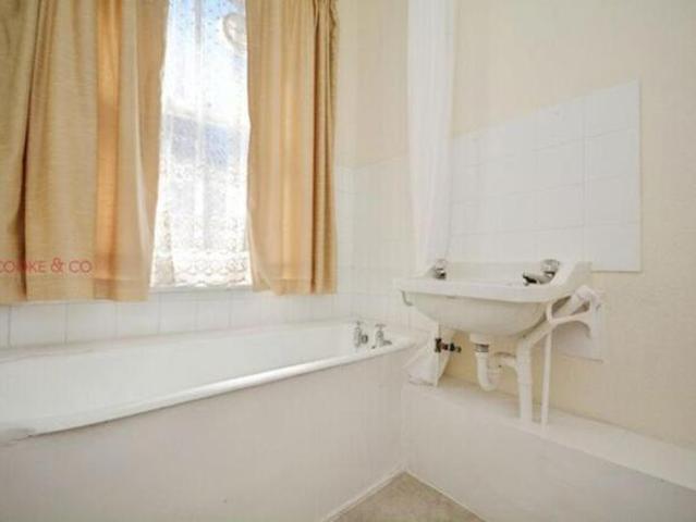 2 bedroom flat for rent in Canterbury Road, Margate, CT9 5A, CT9