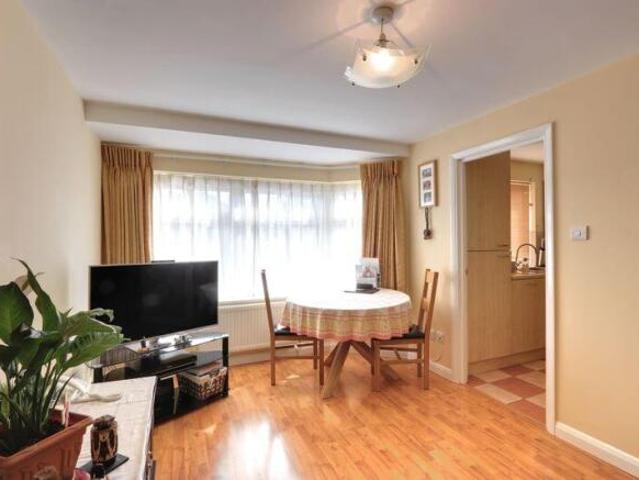 2 bedroom flat for rent in Canterbury Road, North Harrow, HA1