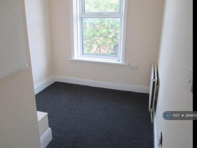 2 bedroom flat for rent in Canterbury Street, Newcastle Upon Tyne, NE6
