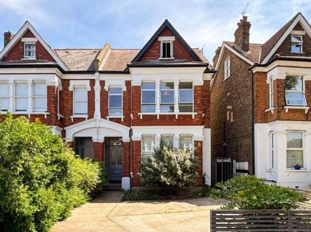 2 bedroom flat for rent in Canadian Avenue, London, SE6