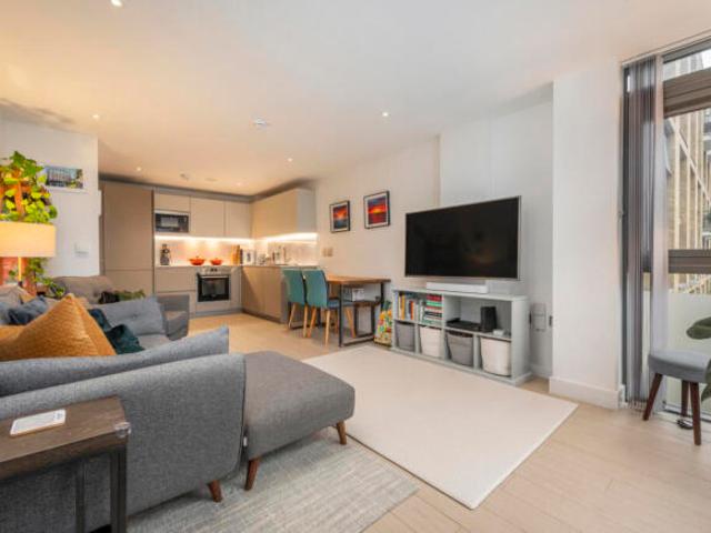 2 bedroom flat for rent in Canalside Square, Angel Wharf, N1